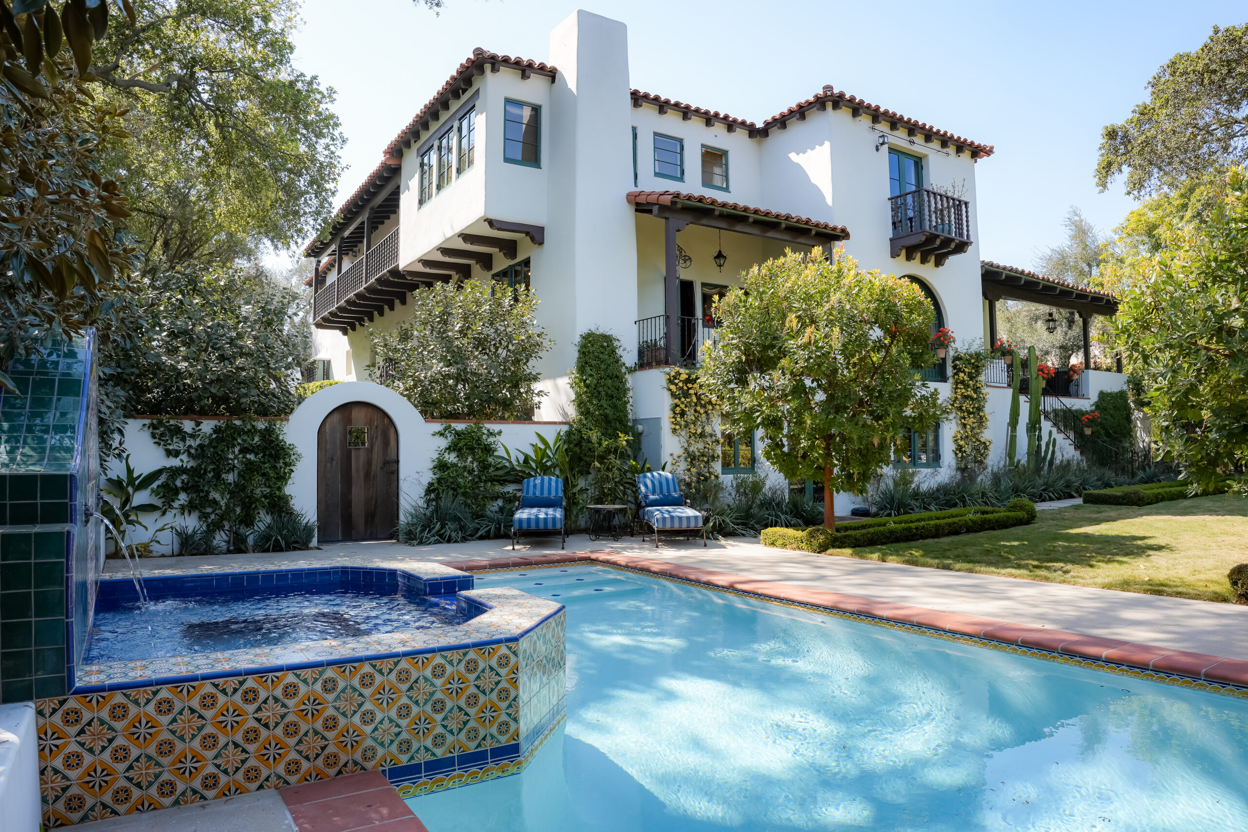 Spanish Style Pool - Mission Tile West